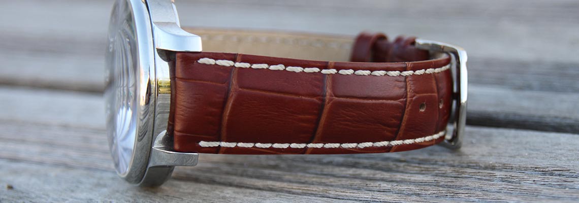 Bracelet Hirsch Modena Marron Doré 18mm couture blanche